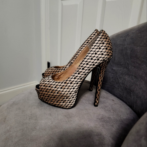Steve Madden | Shoes | Steve Madden Diamond Pattern Black Tan Heels ...